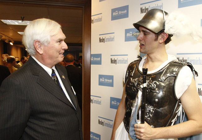 The "messenger god" meets the mortals (a lot of 'em!) at Moxley ...