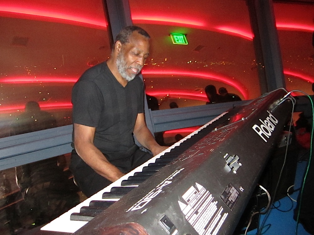 Scenes from an "iconic" Valentine's party - Blue StreakBlue Streak