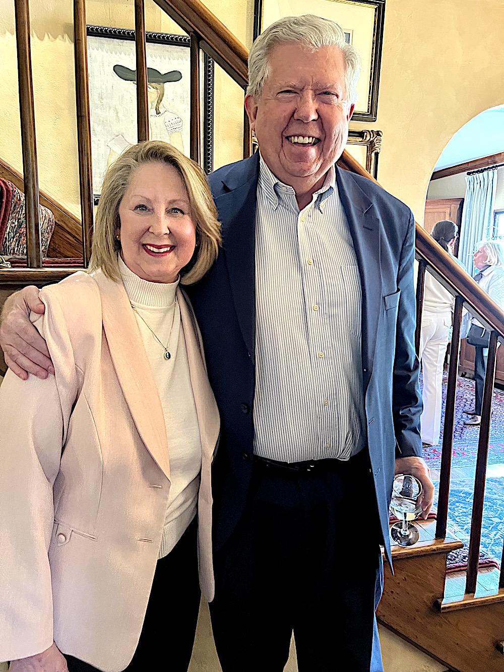 Art and camaraderie outside museum walls - Blue StreakBlue Streak