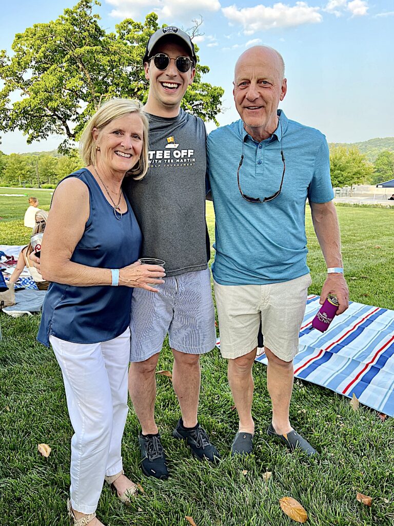 Picnic lovers share fun to fund Lakeshore Park - Blue StreakBlue Streak