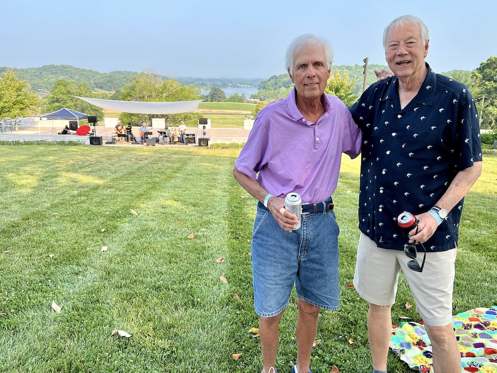 Picnic lovers share fun to fund Lakeshore Park - Blue StreakBlue Streak