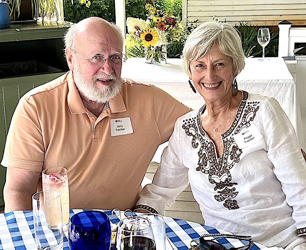 Strong Stock Farm: An idyllic evening for a good cause - Blue ...