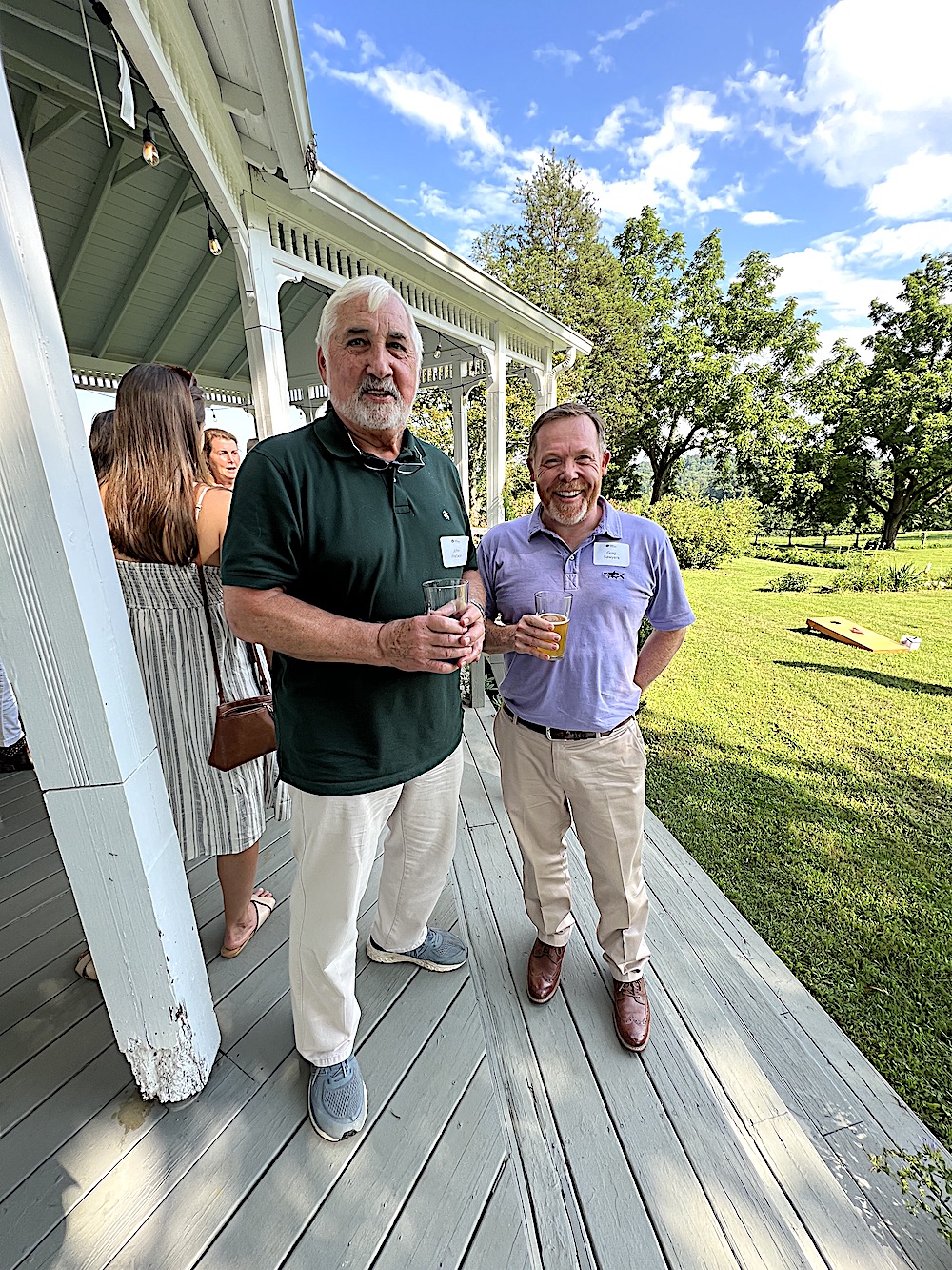 Strong Stock Farm: An idyllic evening for a good cause - Blue ...