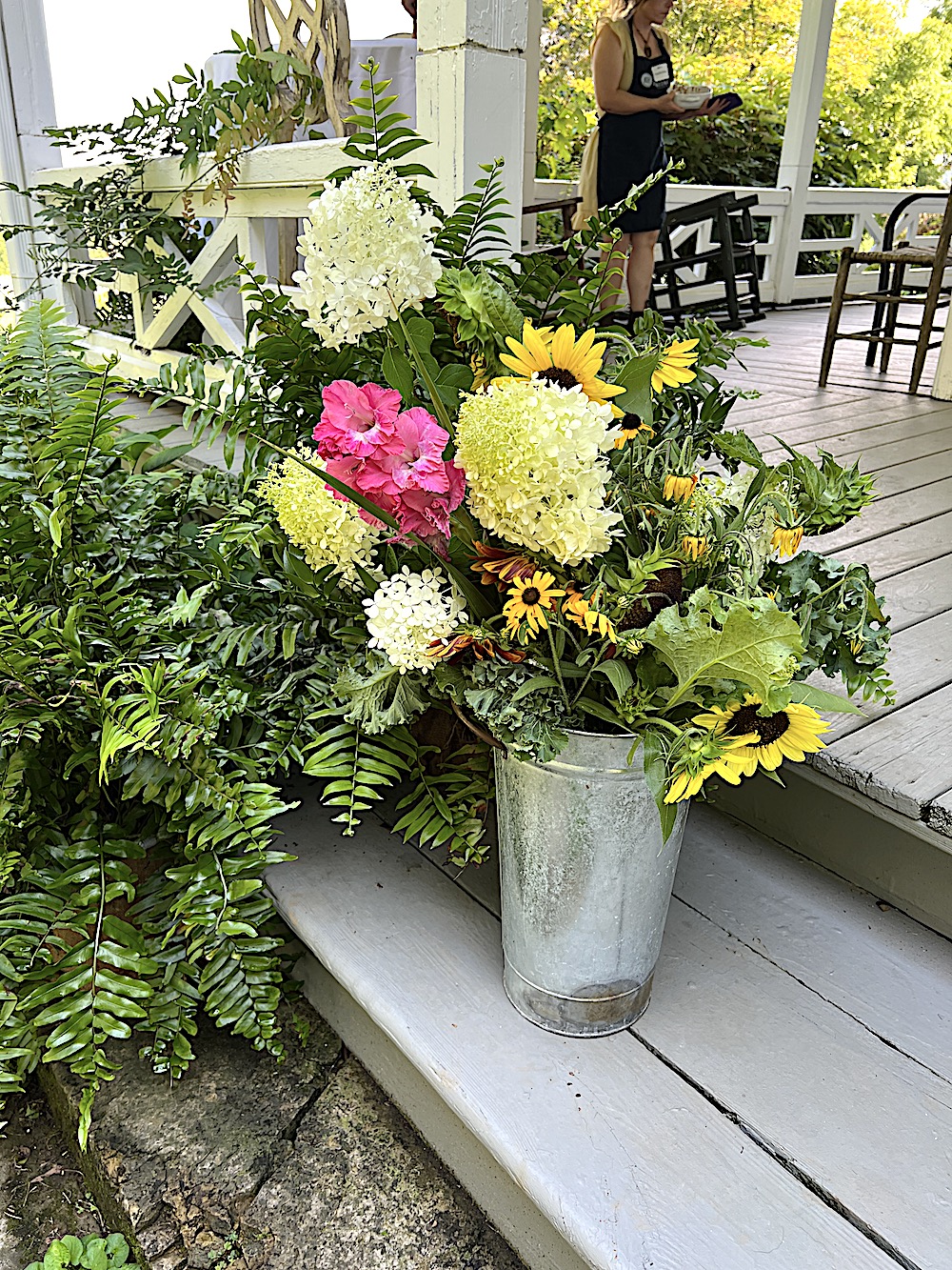 Strong Stock Farm: An idyllic evening for a good cause - Blue ...