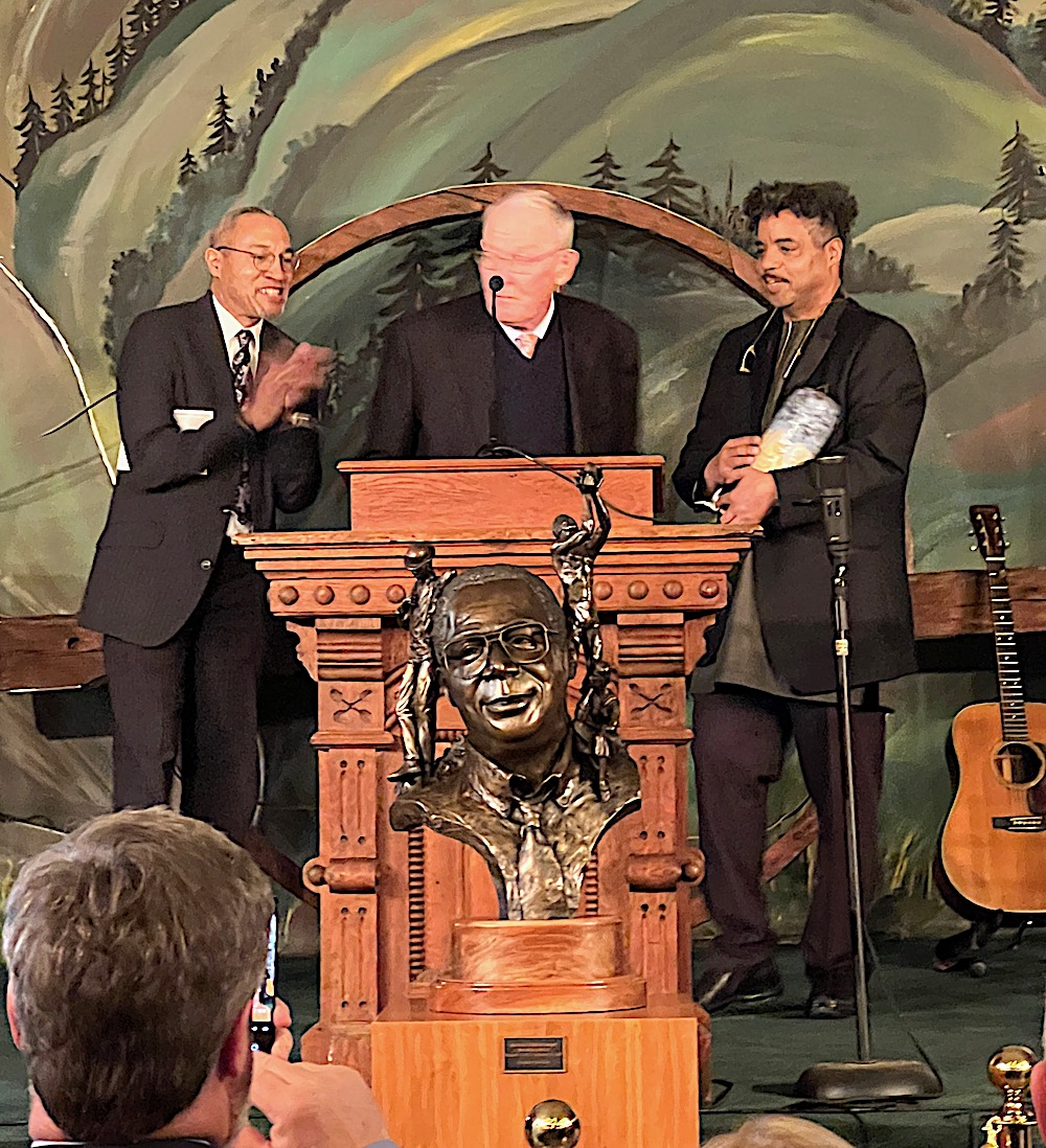 Appalachian neighbors gather to honor Alex Haley - Blue StreakBlue Streak