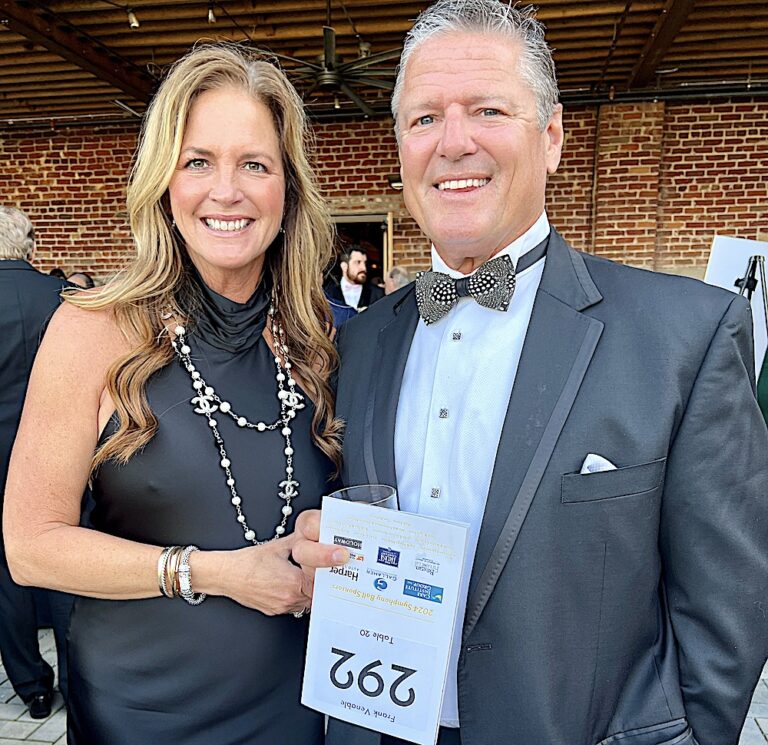 Knox Symphony makes good on its "License to Trill" - Blue StreakBlue Streak