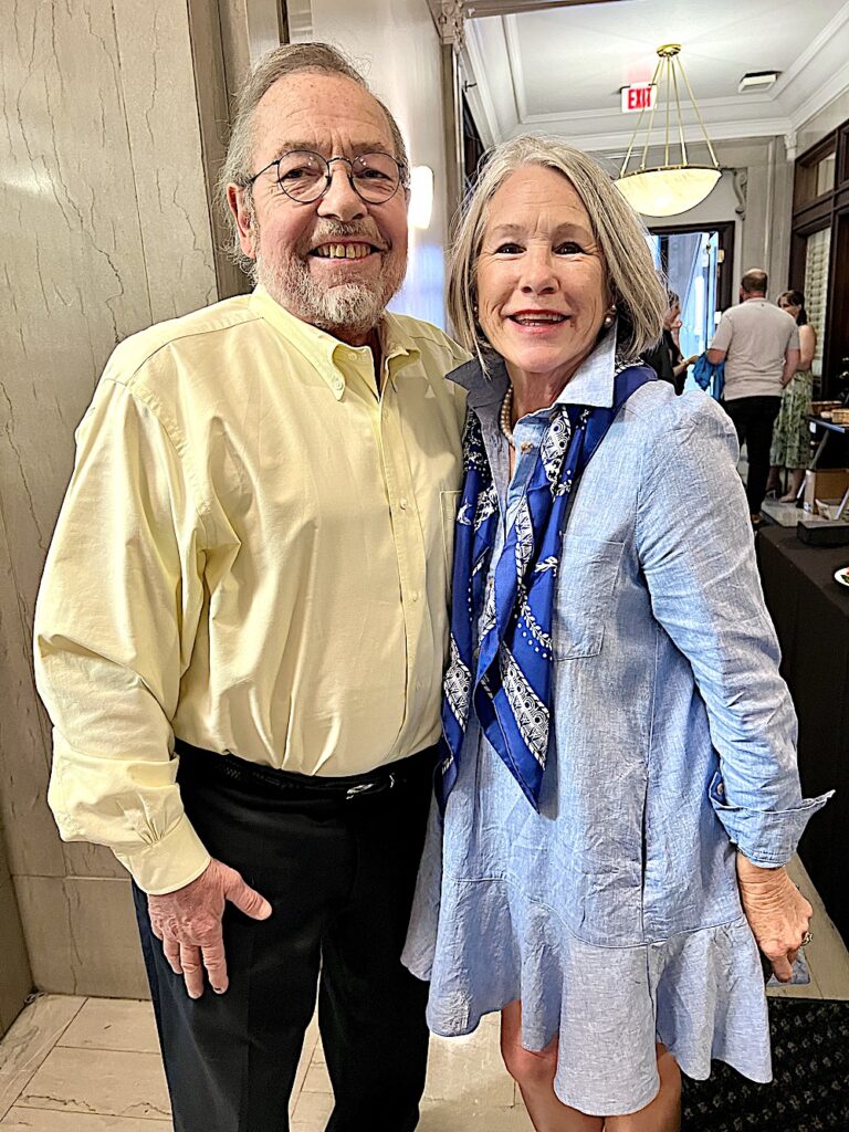 Cheers! Hundreds poised for Downtown Home Tour - Blue StreakBlue Streak