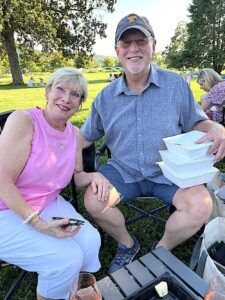 Lakeshore Park Picnic just shouts, "Summer!" - Blue StreakBlue Streak