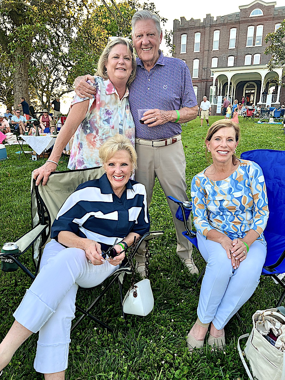 Lakeshore Park Picnic just shouts, "Summer!" - Blue StreakBlue Streak
