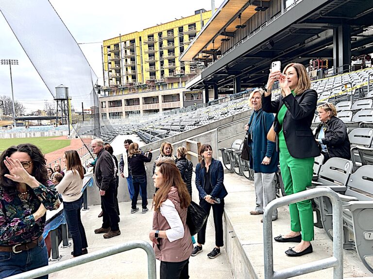 Scores of women - and 2 men - get stadium peek! - Blue StreakBlue Streak