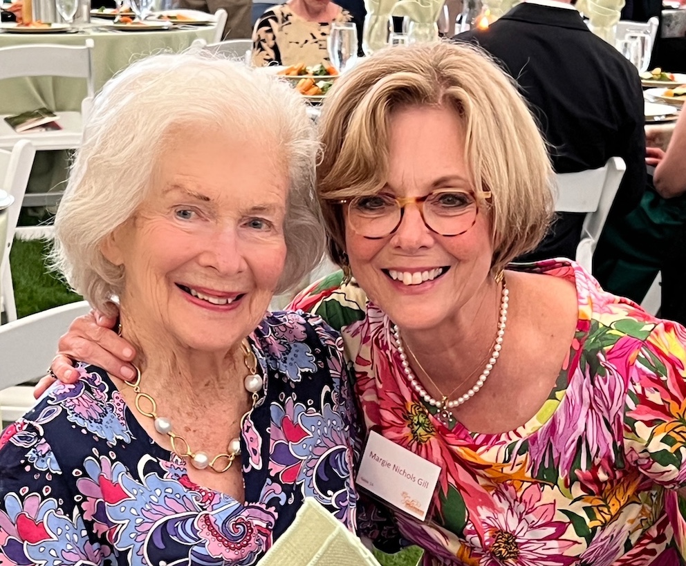 UT Gardens Gala: Not letting a little rain stop the fun! - Blue ...