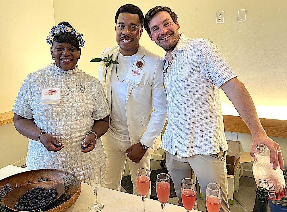 Longest day helps Knoxville garden grow - Blue StreakBlue Streak