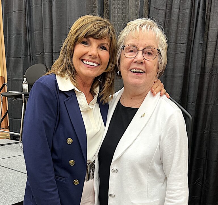 Blue Streak - A lens into Knox life by Cynthia MoxleyBlue Streak | A ...