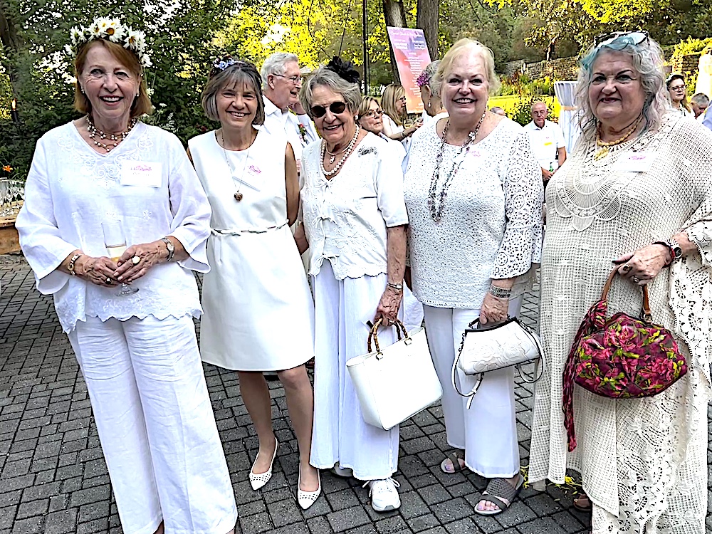 Longest day helps Knoxville garden grow - Blue StreakBlue Streak